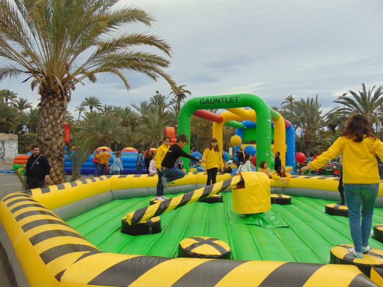 Hinchables Wipeout & Humor Amarillo en BENIDORM – Alquiler de Castillos ...